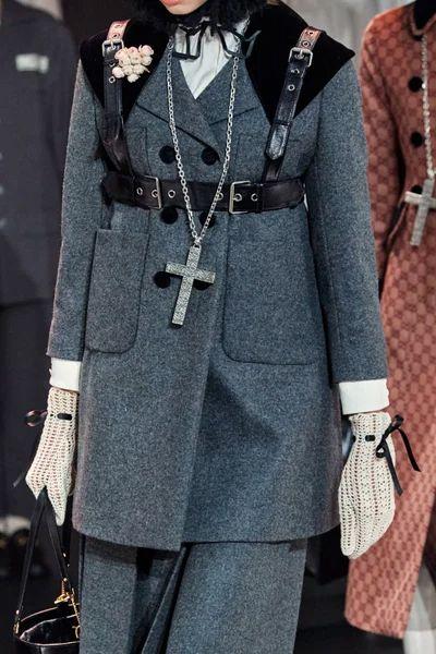 Outwear – Such A Tavan